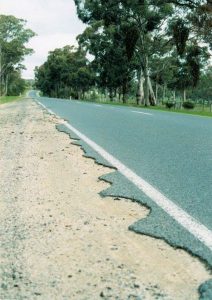 Paved Shoulder – Road Safety Toolkit