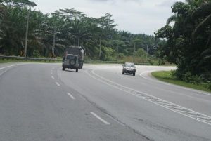 Central Hatching – Wide Centrelines – Road Safety Toolkit